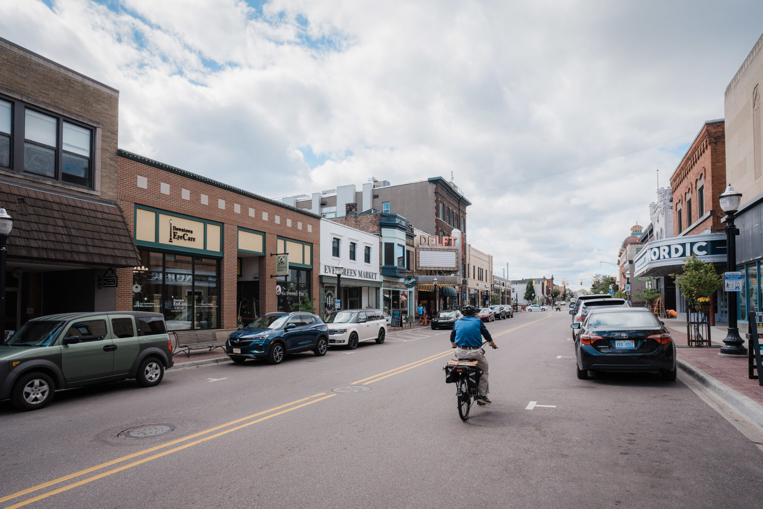 What is possible when high-speed broadband comes to town - Center on ...